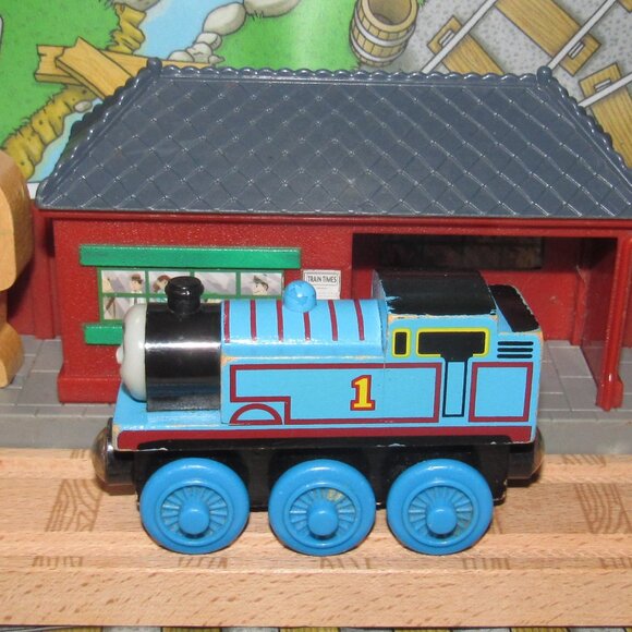 Thomas & Friends | Toys | Thomas Wooden Railway Train Track Engine ...